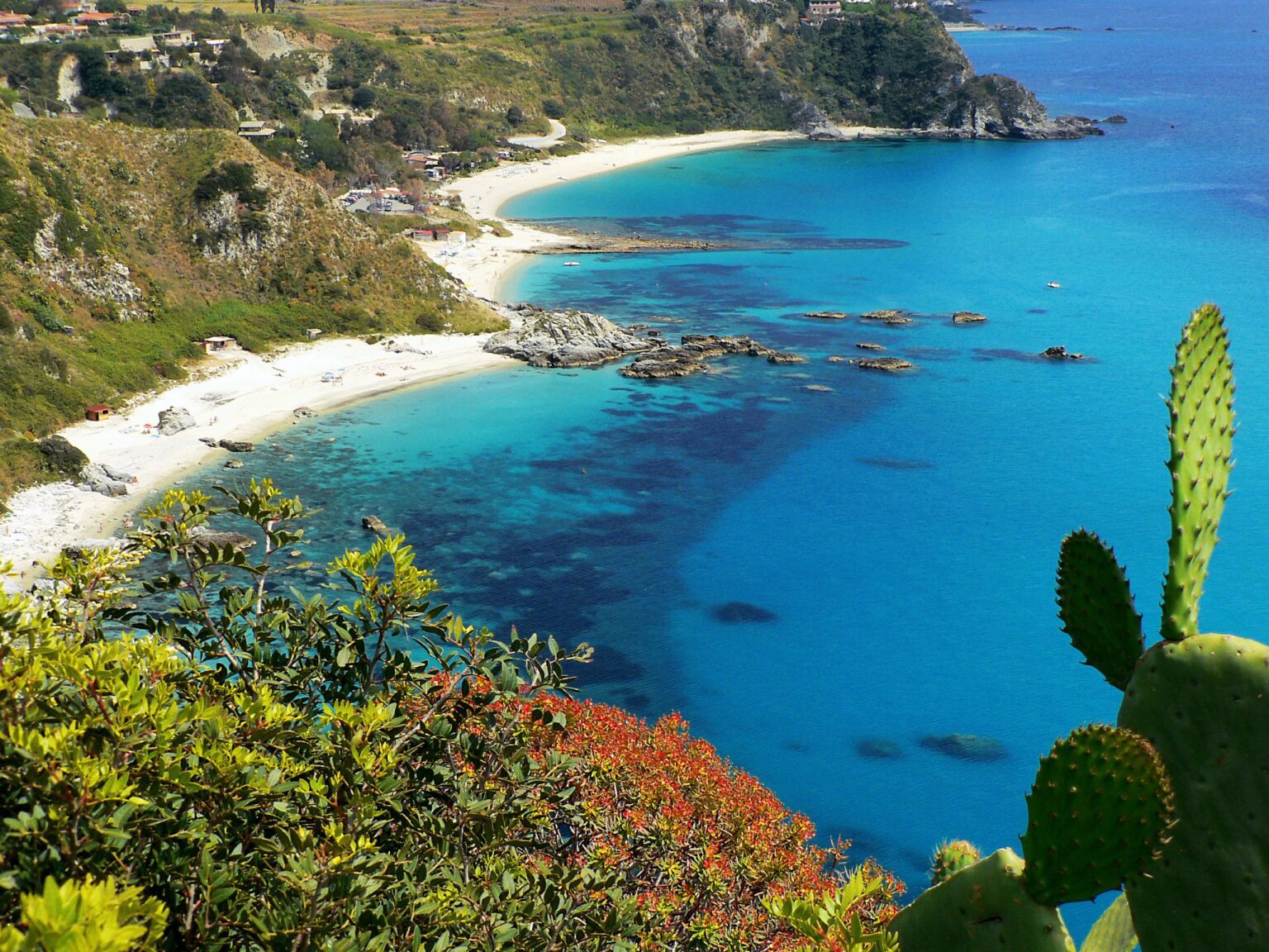 Capo Vaticano, il promontorio più bello d’Italia: le spiagge da non ...